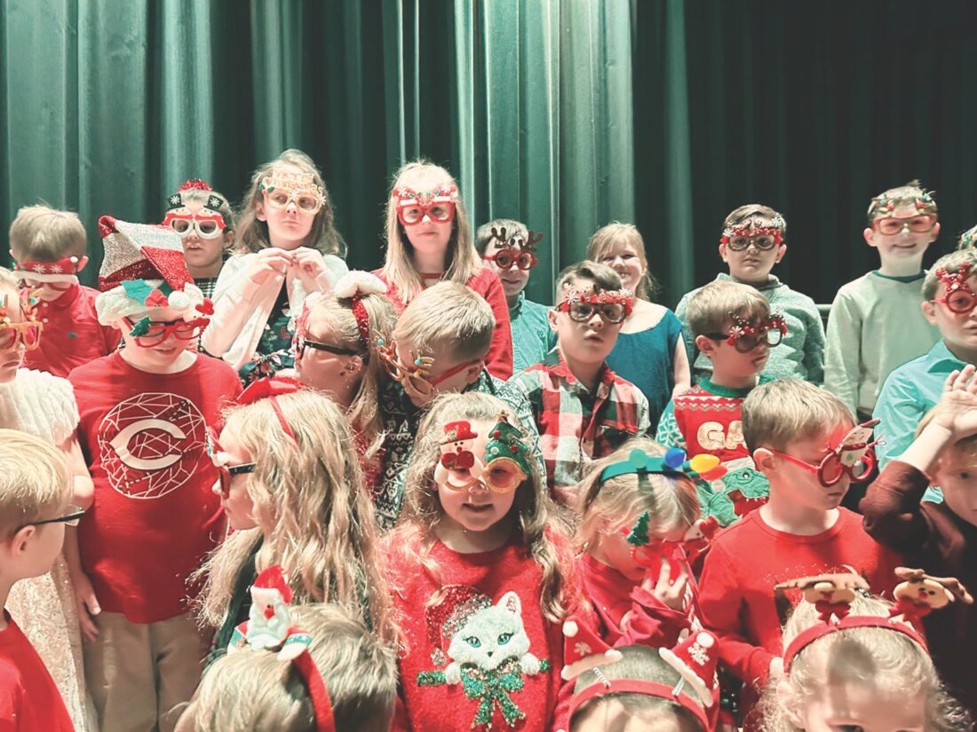 Phillips Elementary holds Christmas concert at MHS - Marietta Times